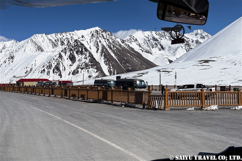 From Pakistan to China over the Khunjerab Pass, A Border Crossing ...